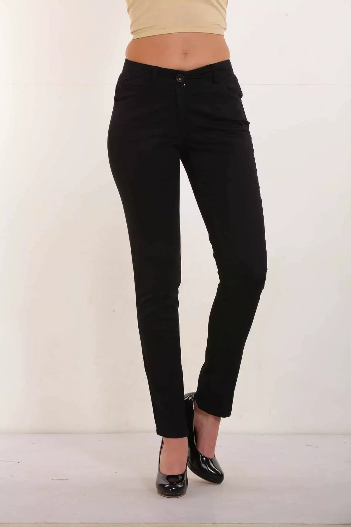 Shop Stylish Black Solid Trouser For Women At Great Price